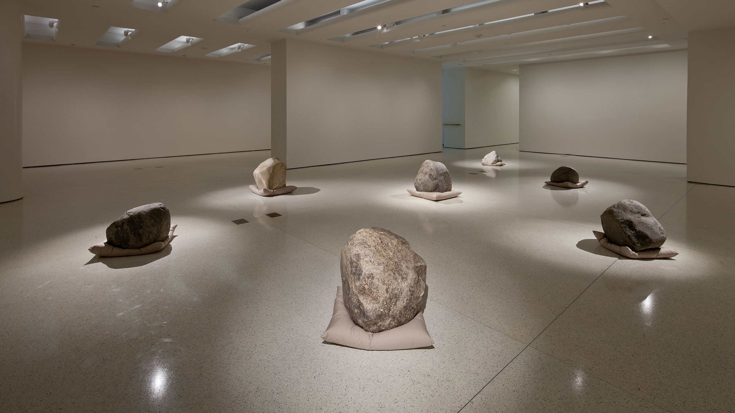 Lee Ufan on His Site-Specific Installation, Dialogue—Space (2009/11 ... Lee Ufan on His Site-Specific Installation, Dialogue—Space (2009/11 ...
