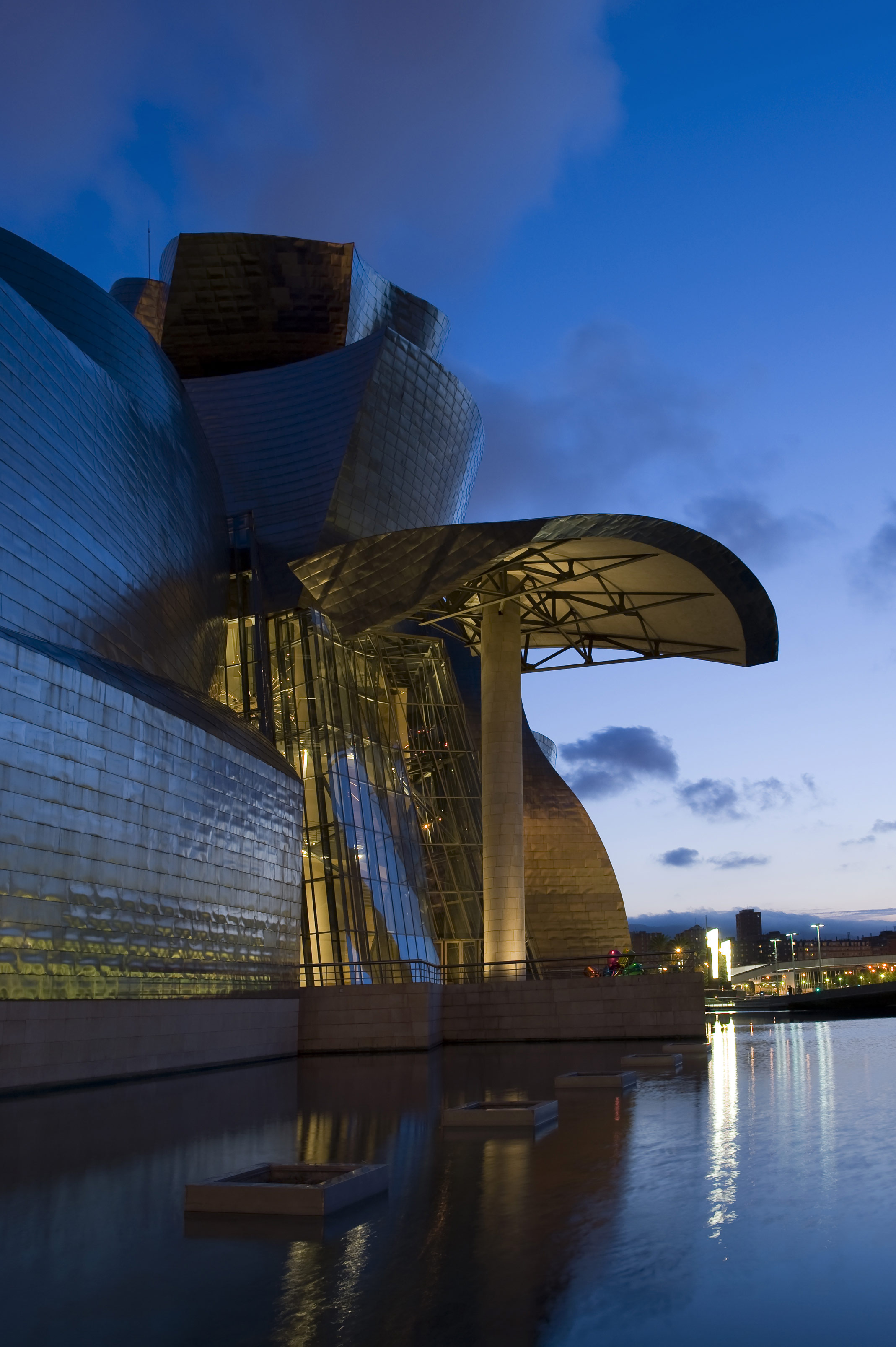 Guggenheim Museum Bilbao Night